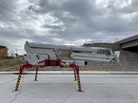2005 Reachmaster Falcon FS105 Atrium Lift in Kansas City, MO, USA