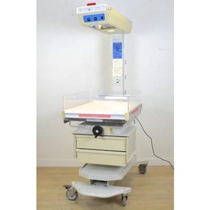 DRAEGER IICS-90 NEONATAL RESUSCITATION TABLE in Montreuil, France