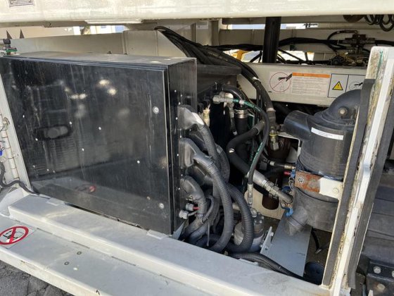 2002 JBT Commander 15w Wide Cargo Loader in Santa Fe Springs, CA, USA