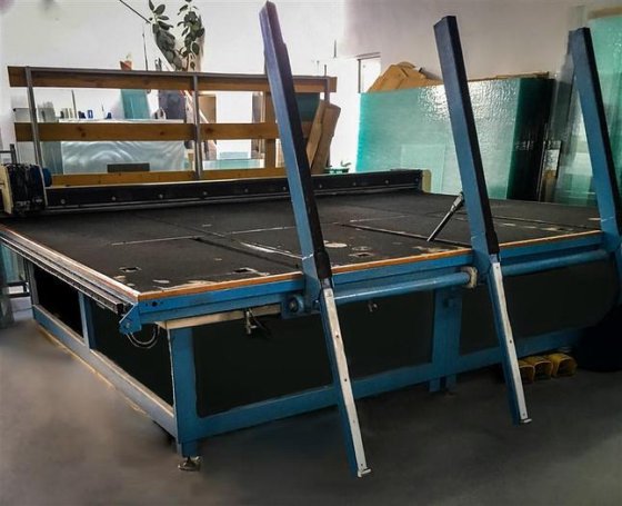 Automatic cutting table glasstronic cutting CUT 2 in Mediaș, Sibiu, Romania