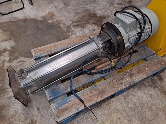 SIEMENS STAINLESS STEEL VERTICAL CENTRIFUGAL PUMP in Castellón de la ...