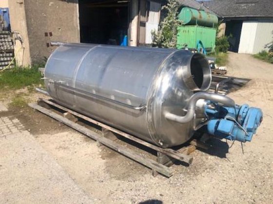 3 m3 upright stainless steel tank with stirrer in Harndrup, Denmark