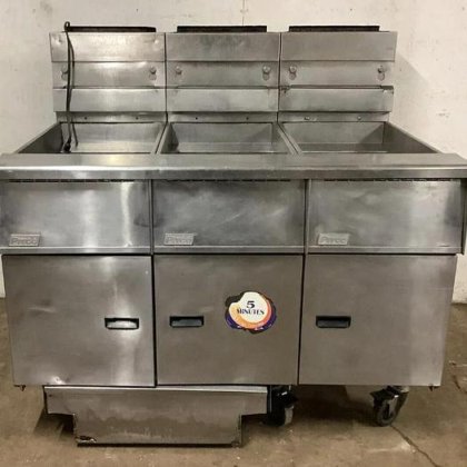 Pitco SSH55 Gas Fryer with Filtration System in Grand Rapids, MI, USA
