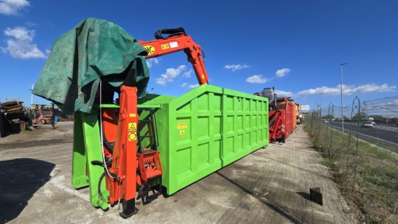 Demountable dump truck with crane gmc mod: BC 1200 in Rome, Italy
