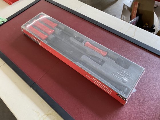 Snap-on Pry Bar Set in Okotoks, Alberta, Canada