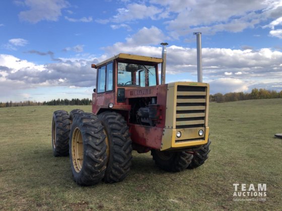 1976 Versatile 700 4WD Tractor in Tomahawk, Alberta, Canada