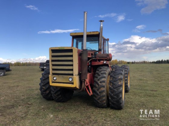 1976 Versatile 700 4WD Tractor in Tomahawk, Alberta, Canada