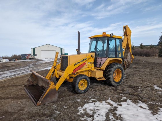 1988 John Deere 310C 2WD Loader Backhoe in Lomond, Alberta, Canada
