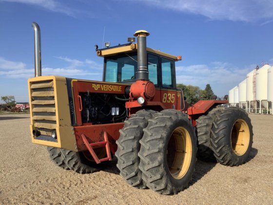 1981 Versatile 835 4WD Tractor in Yorkton, Saskatchewan, Canada