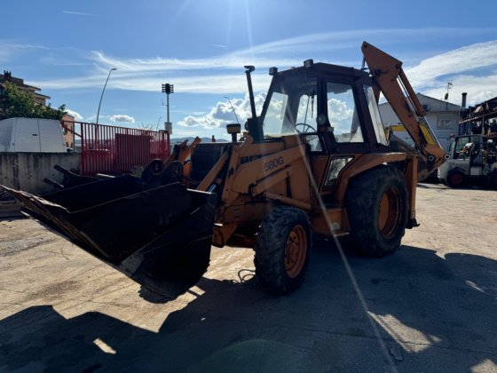 1988 CASE 580G Backhoe Loader in Barcelona, Catalonia, Spain