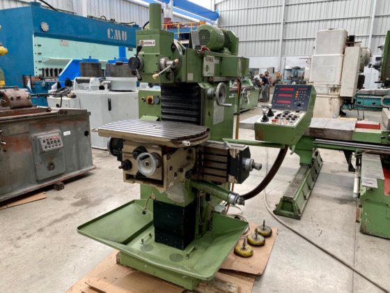 GERMAN HERMLE MILLING MACHINE TYPE MAHO in Santiago de Querétaro, Mexico