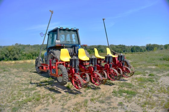 Mechanical 5000 Transplanter 4 rows in Montreal, Quebec, Canada