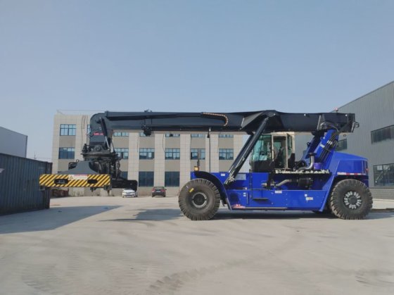 45t Container Forklift Reach Stacker with Cummins Engine in Shanghai, China