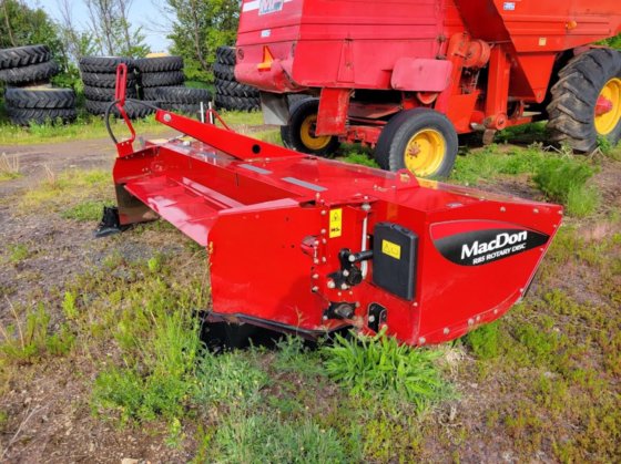 2016 Macdon R85 - 13 in Québec City, Quebec, Canada