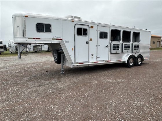 2001 Exiss 4 Horse LQ in Carney, OK, USA