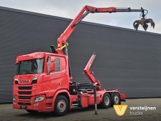 Scania R520 V8 6x2 in Gilze, North Brabant, Netherlands