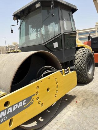 Dynapac CA250D Single drum vibratory rollers in Dubai, United Arab Emirates