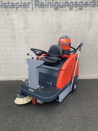 2023 Hako Sweepmaster B980R in Brunswick, Germany