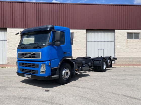 VOLVO FM400 TRUCK ( CHASSIS ) in Valencia, Spain