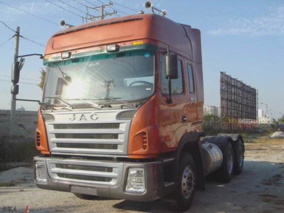 Nouvelle Le module JAC 6X4 avec remorque du tracteur tirant 60 à 100 ...