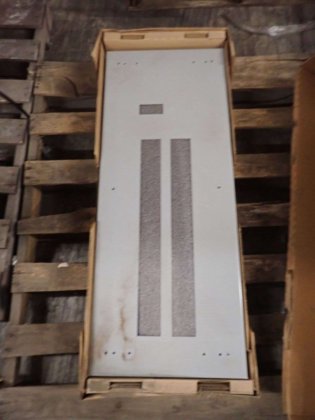 GE ReliaGear 150A Lighting Panelboard Interior with Circuit Breakers in ...