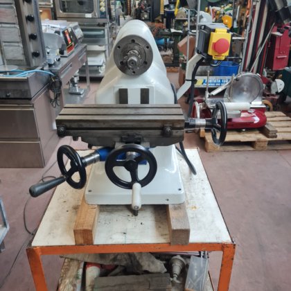 Horizontal Benchtop Milling Cutter in Agrate Brianza, Italy