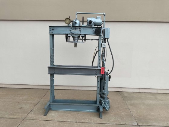 100 Ton Dake Shop Press M4021 in Oceanside, CA, USA
