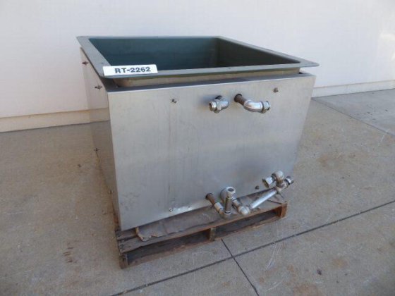 200 Gallon Stainless Steel Rectangular Tank RT2262 in Oceanside, CA, USA