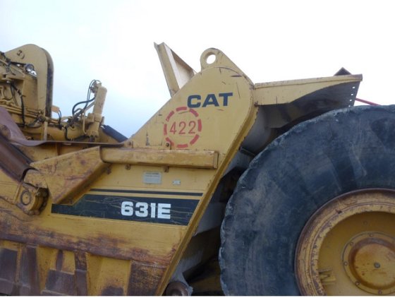 1989 CATERPILLAR 631 E in Estillac, France