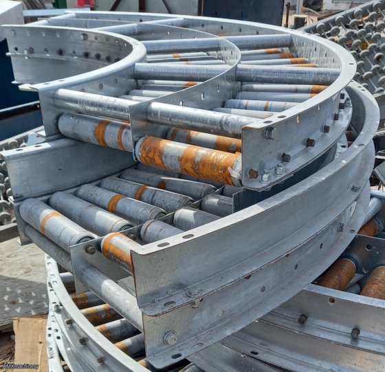 ROLLER CONVEYOR - CURVED - METAL ROLLERS in Chihuahua, Mexico