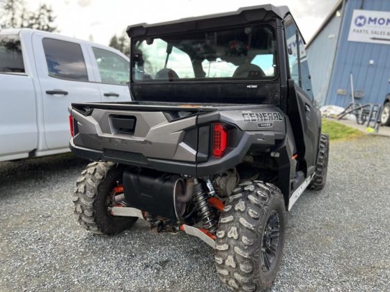 2017 Polaris® General™ 1000 Eps Deluxe Titanium Matte Metallic In