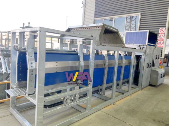 Professional Pork Automatic Electric Stunner Conveyor for Complete Pig ...