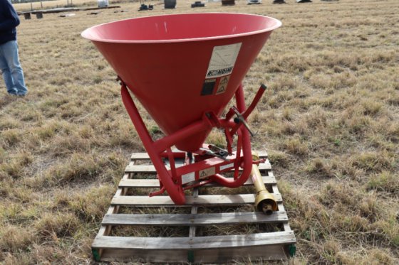 Rondini SP 500 3PL fert spreader in Dalby, Australia