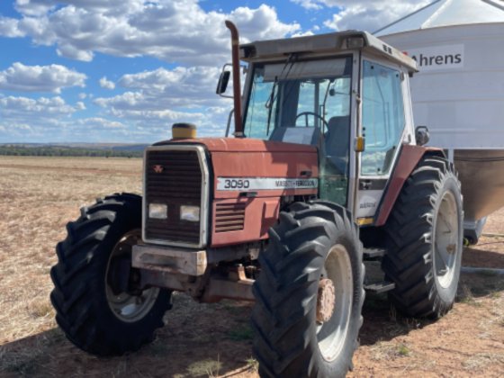 Massey Ferguson 3090 in Narrabri, Australia