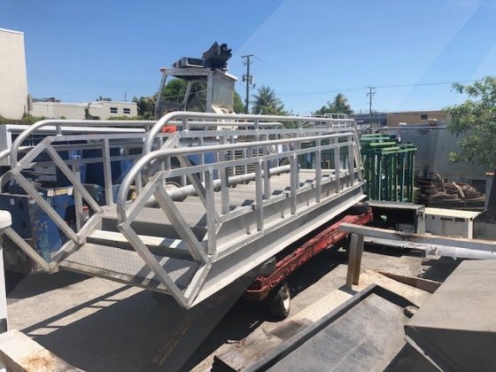 2011 Standard GSE ST-220 in Miami, FL, USA