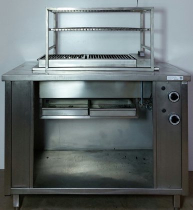 gas grill with open lower case in Utrecht, Netherlands