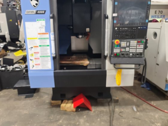 DN SOLUTIONS VERTICAL MACHINING CENTER in Houston, TX, USA