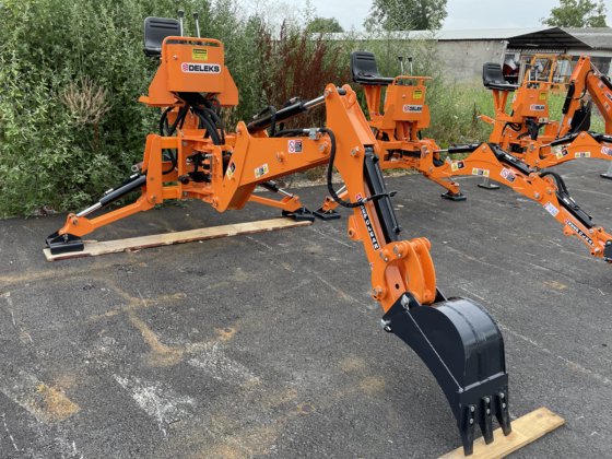 Nouvelle Rétrocaveuse universelle avec godet pour tracteurs agricoles à ...