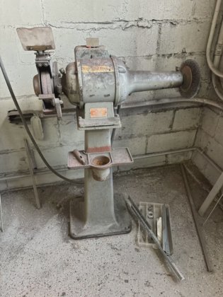 LONG SHAFT GRINDER OR BUFFER ON CAST IRON BASE 3PHASE POWER in Lenapah ...