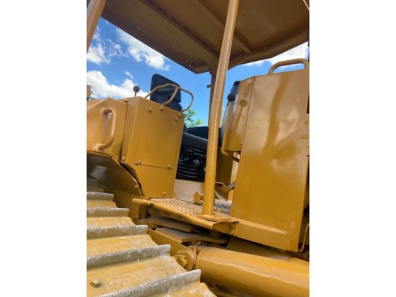 2000 CATERPILLAR D6M CRAWLER DOZER in Miami, FL, USA