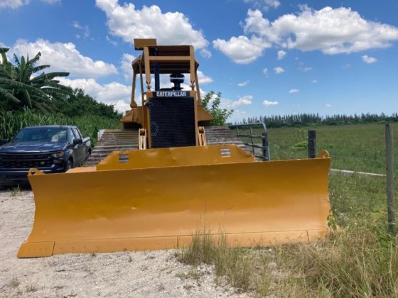 2000 CATERPILLAR D6M CRAWLER DOZER in Miami, FL, USA