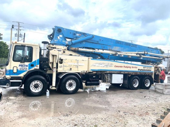 1999 MACK MR6 CONCRETE BOOM PUMP TRUCK in Miami, FL, USA