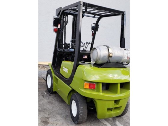 2004 CLARK C25CL FORKLIFT in Miami, FL, USA