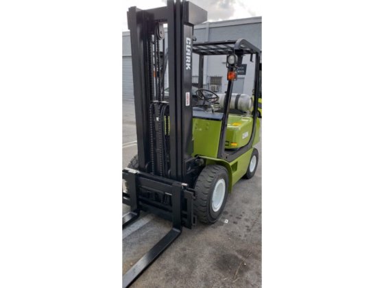 2004 CLARK C25CL FORKLIFT in Miami, FL, USA