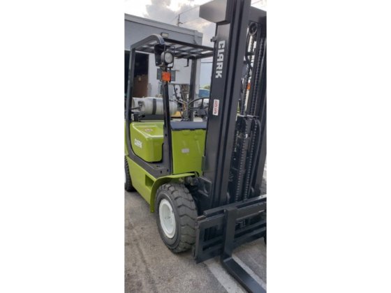 2004 CLARK C25CL FORKLIFT in Miami, FL, USA