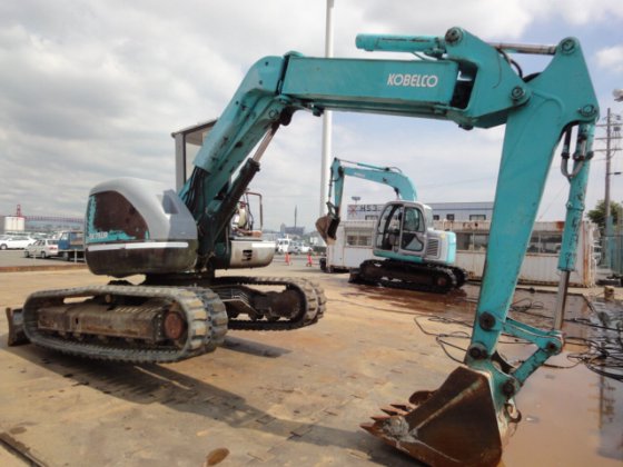 Kobelco SK75UR in Jakarta, Indonesia