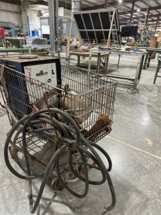 Miller "Thunderbolt" Arc Welder & Buggy in Damascus, OR, USA