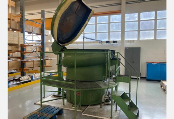 DEBURISHING TANK WALTER TROWAL CA 650 in La Roche-sur-Foron, France