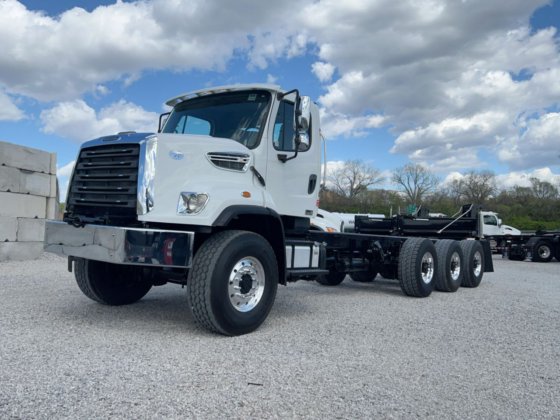 2014 Freightliner 108SD in United States