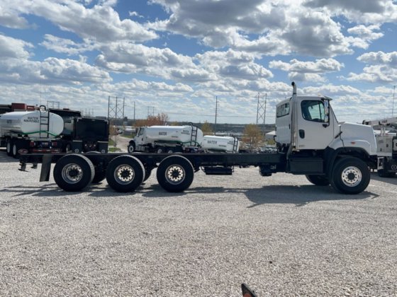 2014 Freightliner 108SD in United States